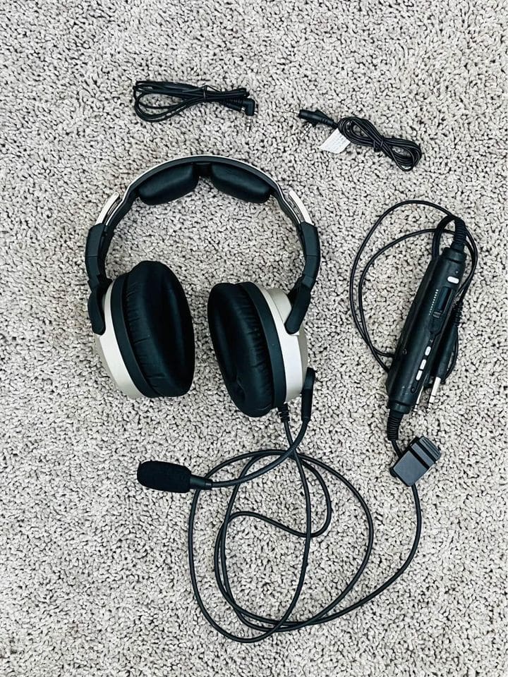 Best Aviation Headsets - Pilot Approved (2023) | Executive Flyers